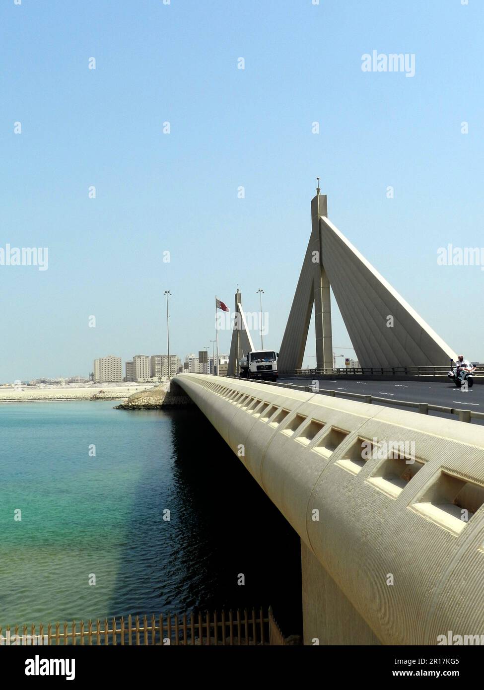 Bahrain, Manama: Sheikh Isa bin Sulman Causeway connecting Manama with ...