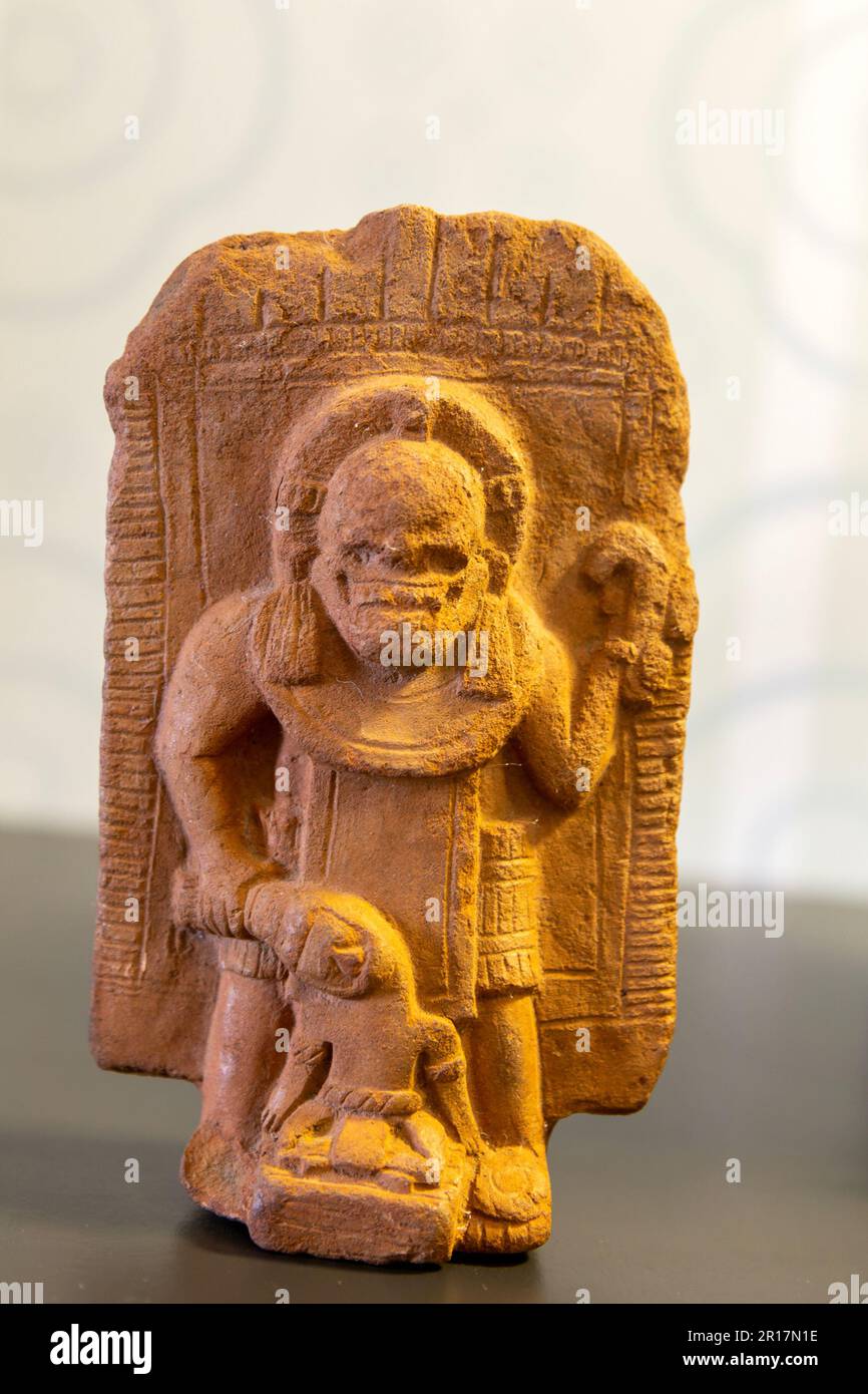 Clay artefacts hi-res stock photography and images - Alamy