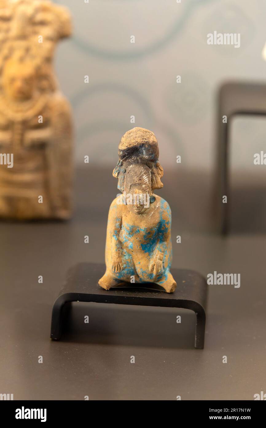 Figurine model of woman from Jaina, Late classical period, Mayan ...