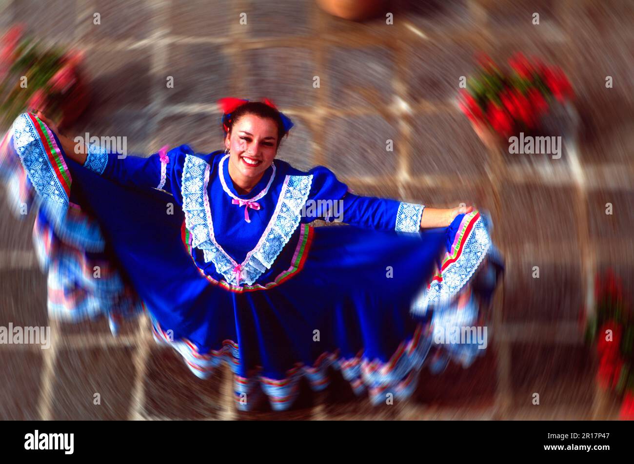 Colorful lady dancer in Oaxaca, Mexico Stock Photo - Alamy