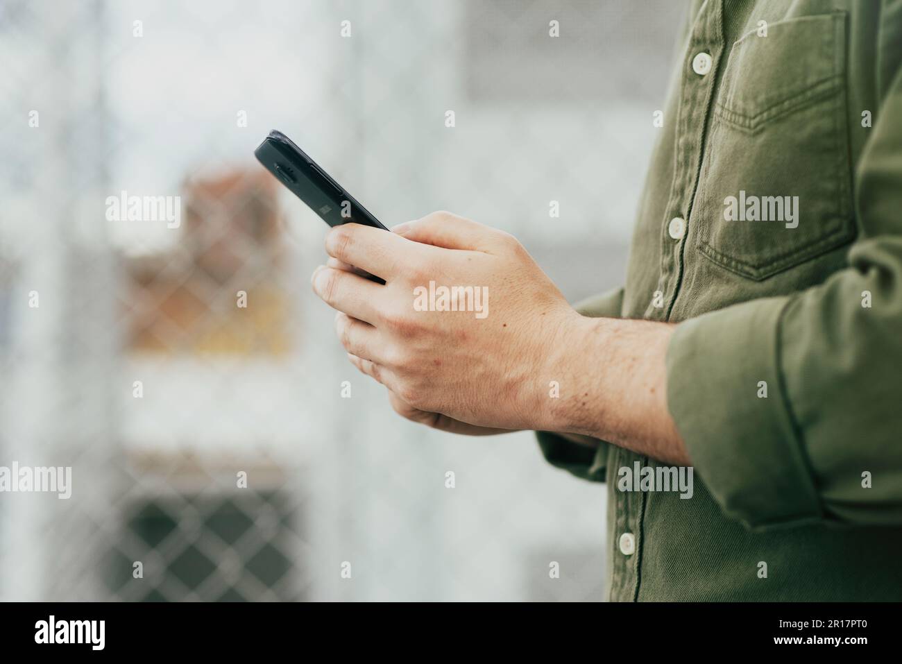 hands writing on the phone screen Stock Photo - Alamy