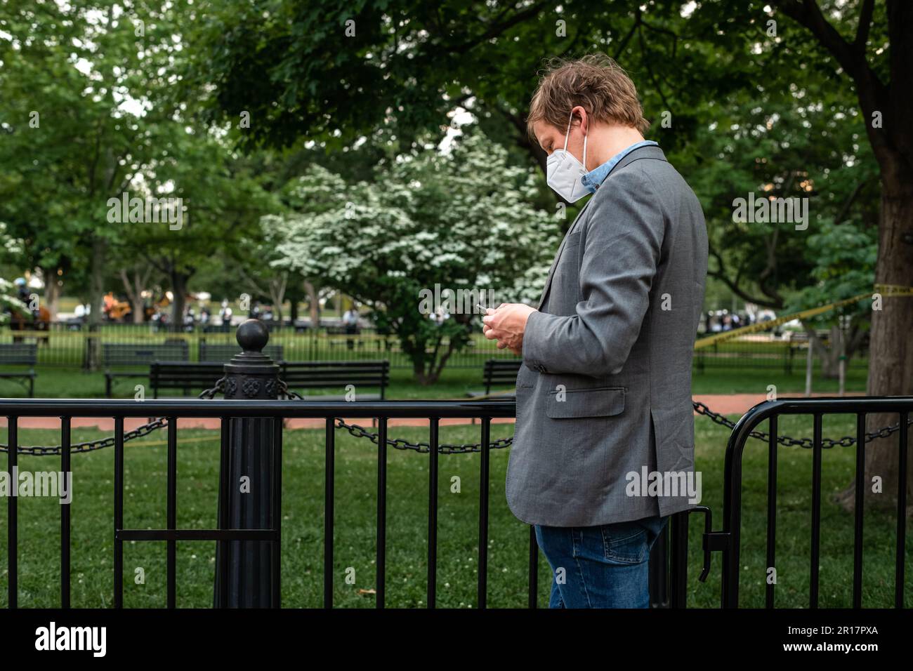 White house lafayette park hi-res stock photography and images - Alamy