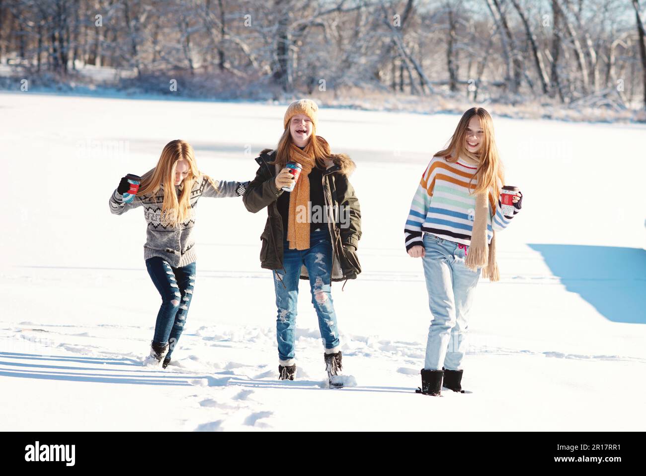 Tween girls hi-res stock photography and images - Alamy
