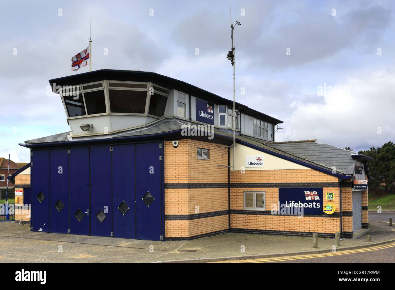 Clacton south lookout station hi-res stock photography and images - Alamy