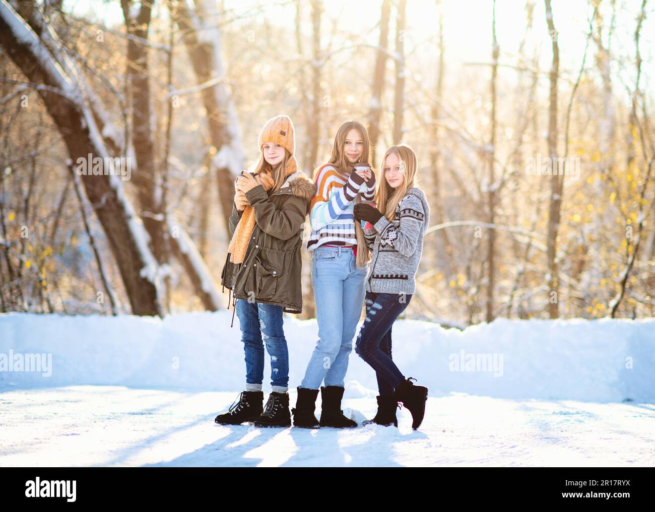Tween girls hi-res stock photography and images - Alamy