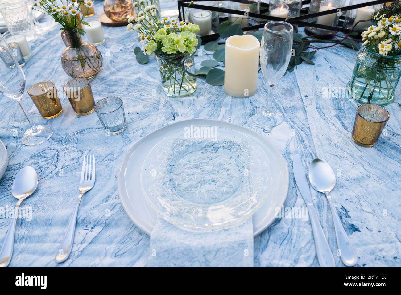 Rustic wedding table setting for reception Stock Photo - Alamy