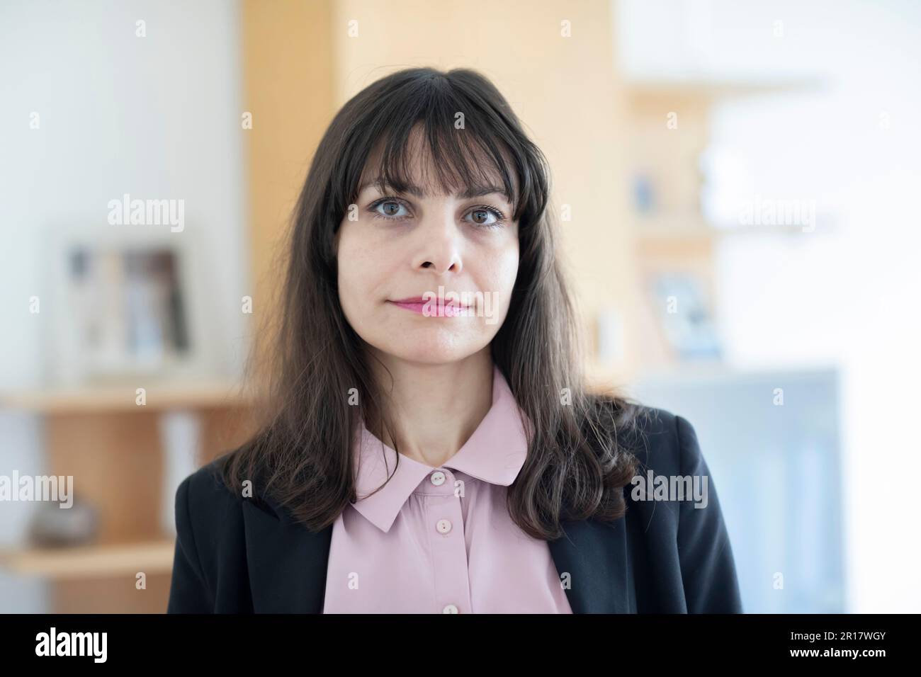 Blazer woman hi-res stock photography and images - Alamy