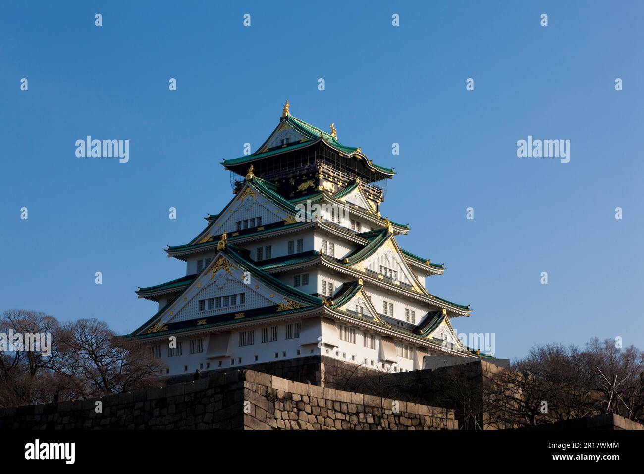 Castle tower of Osaka Castle Stock Photo - Alamy