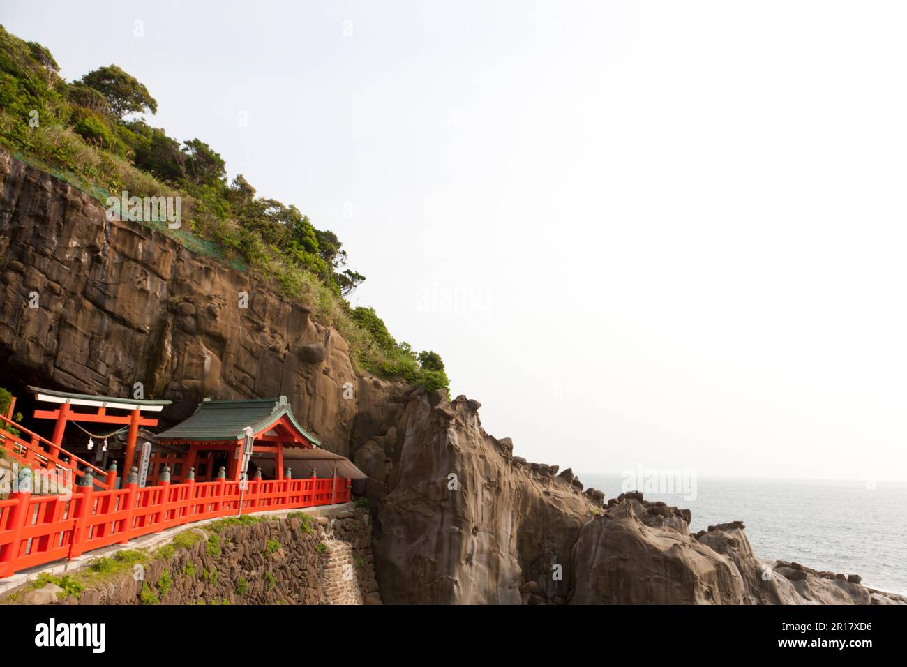 Japan rock shrine hi-res stock photography and images - Alamy