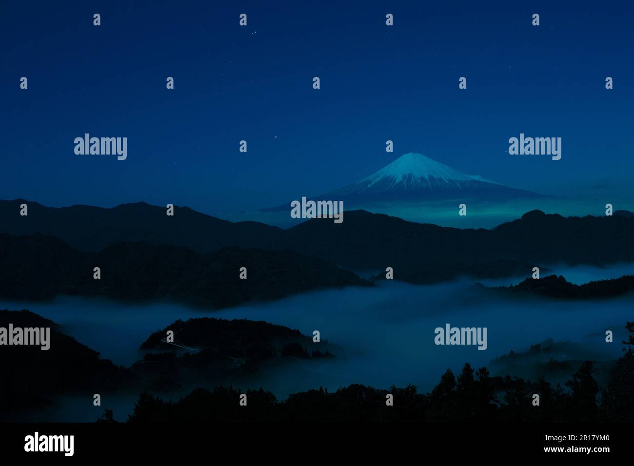Mount Fuji at night in Yoshiwara, Shimizu Stock Photo - Alamy