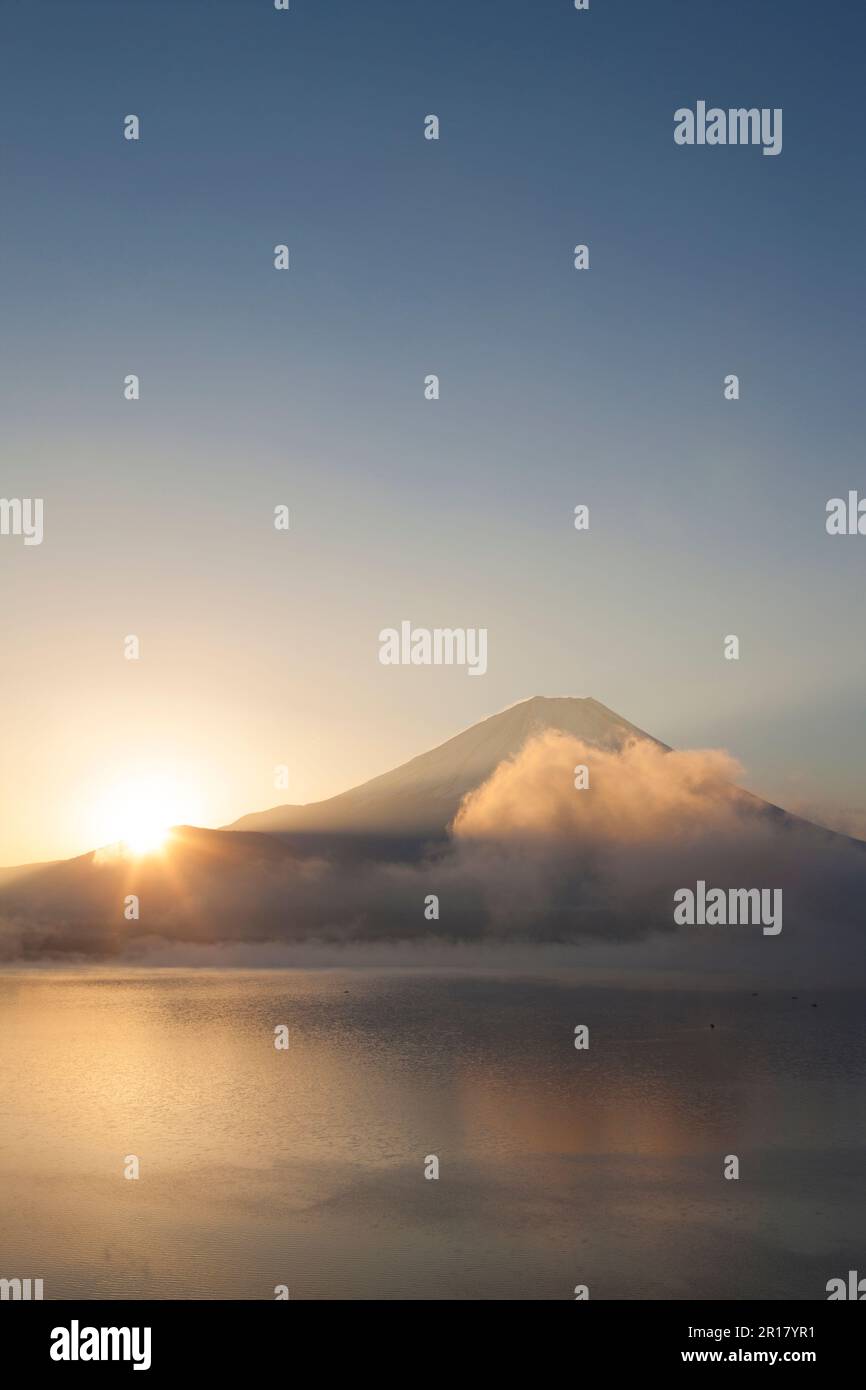 Rising sun japan fuji hi-res stock photography and images - Alamy