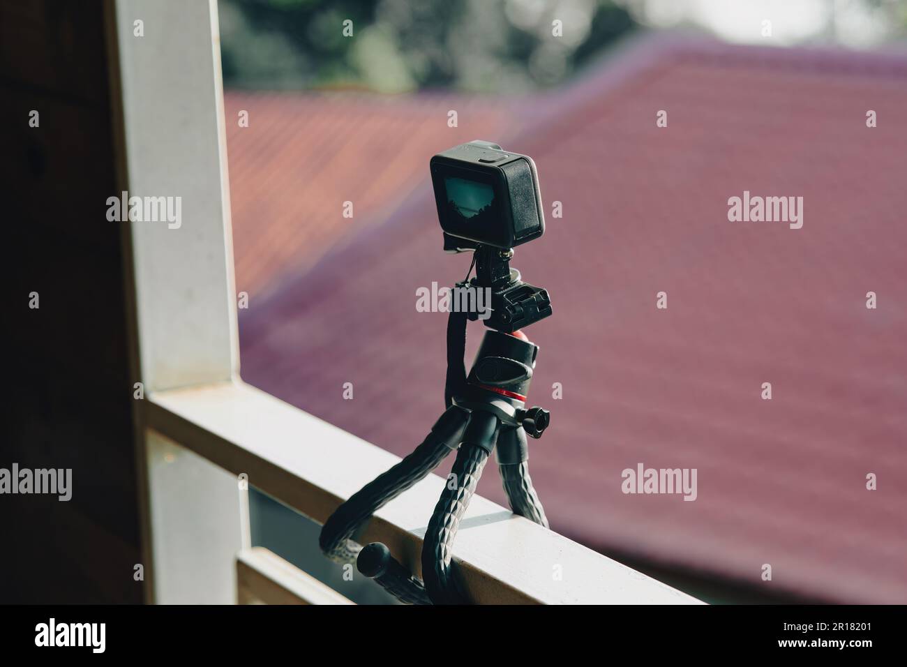 Tripod mounted camera lens hi-res stock photography and images - Alamy