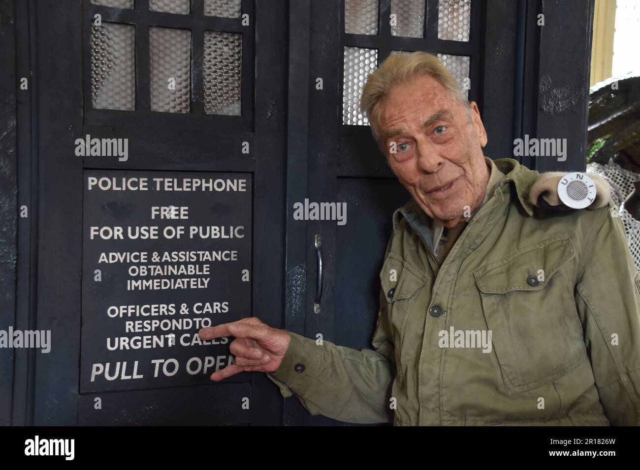 Jon pertwee tardis hi-res stock photography and images - Alamy