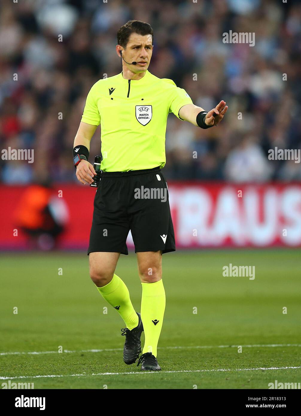 Referee halil umut meler hi-res stock photography and images - Alamy