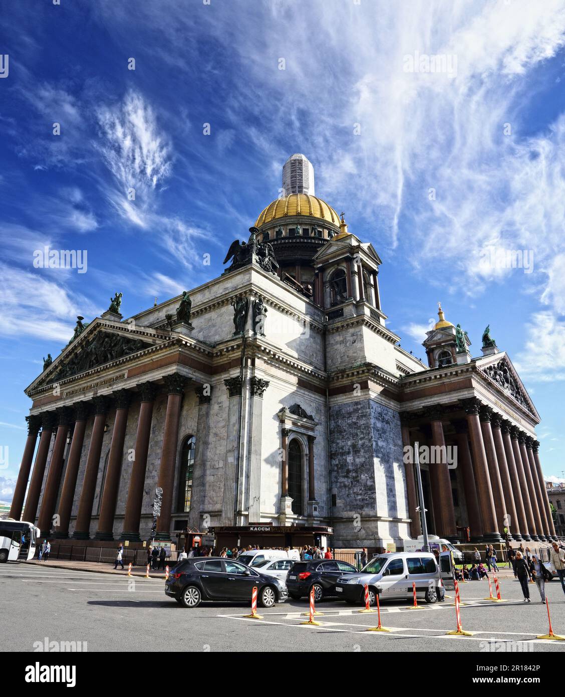 The beautiful exterior of St. Isaac's Cathedral in Saint Petersburg ...