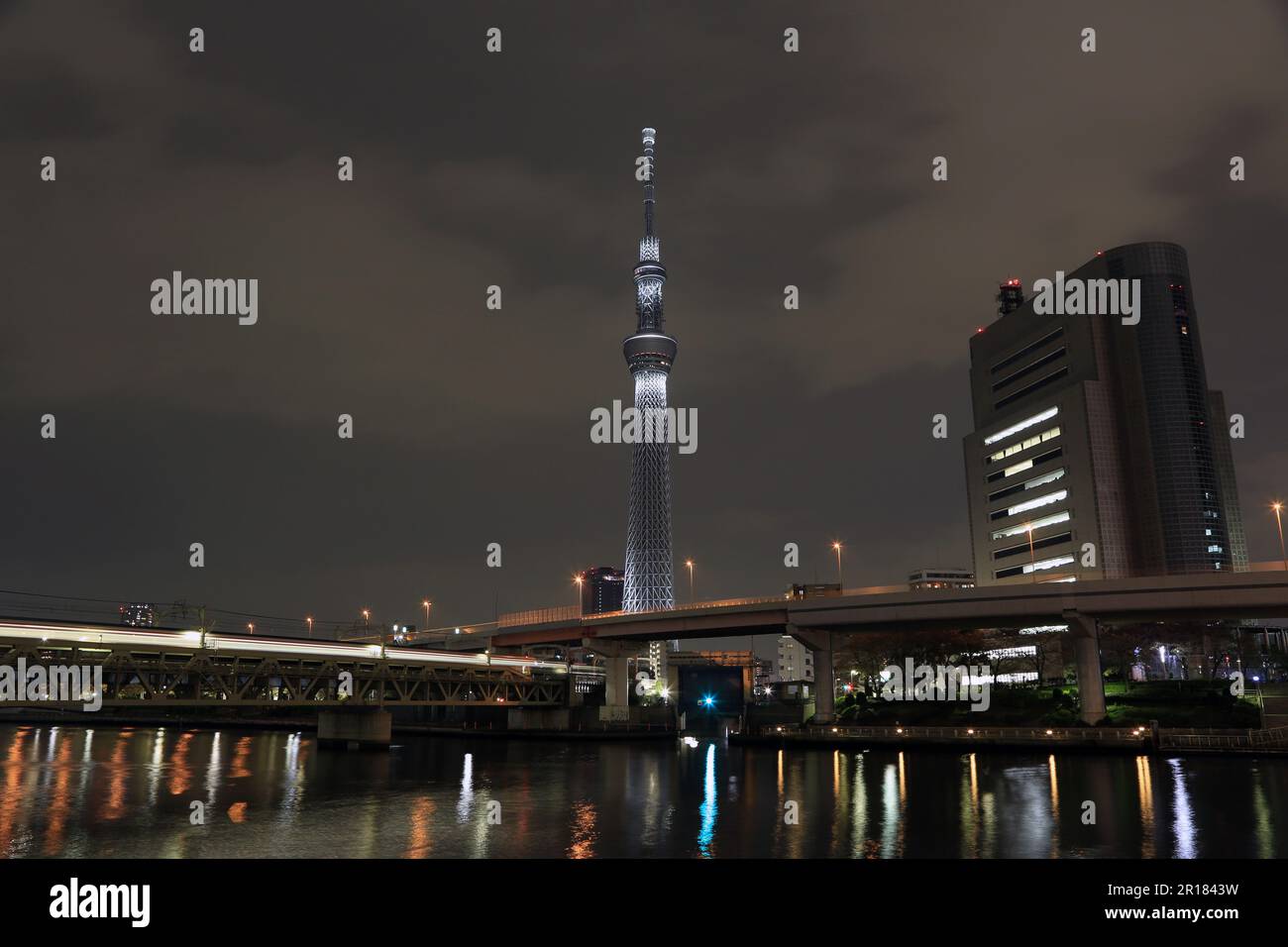 Tokyo sky tree tower lit up in white Stock Photo - Alamy