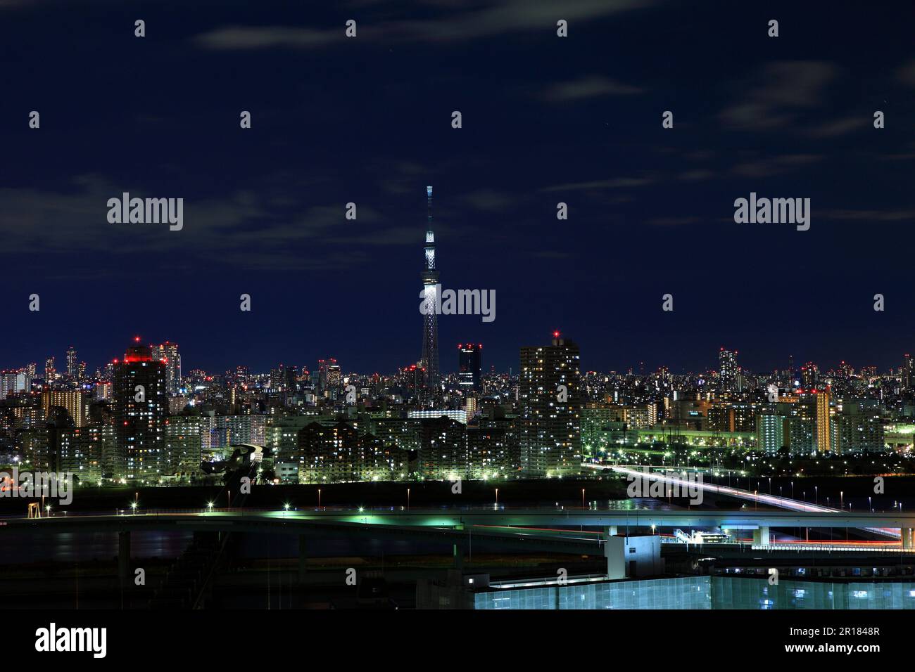 Tokyo skytree lit up night hi-res stock photography and images - Alamy