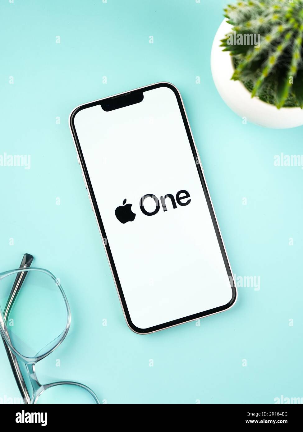 Icloud logo hi-res stock photography and images - Alamy