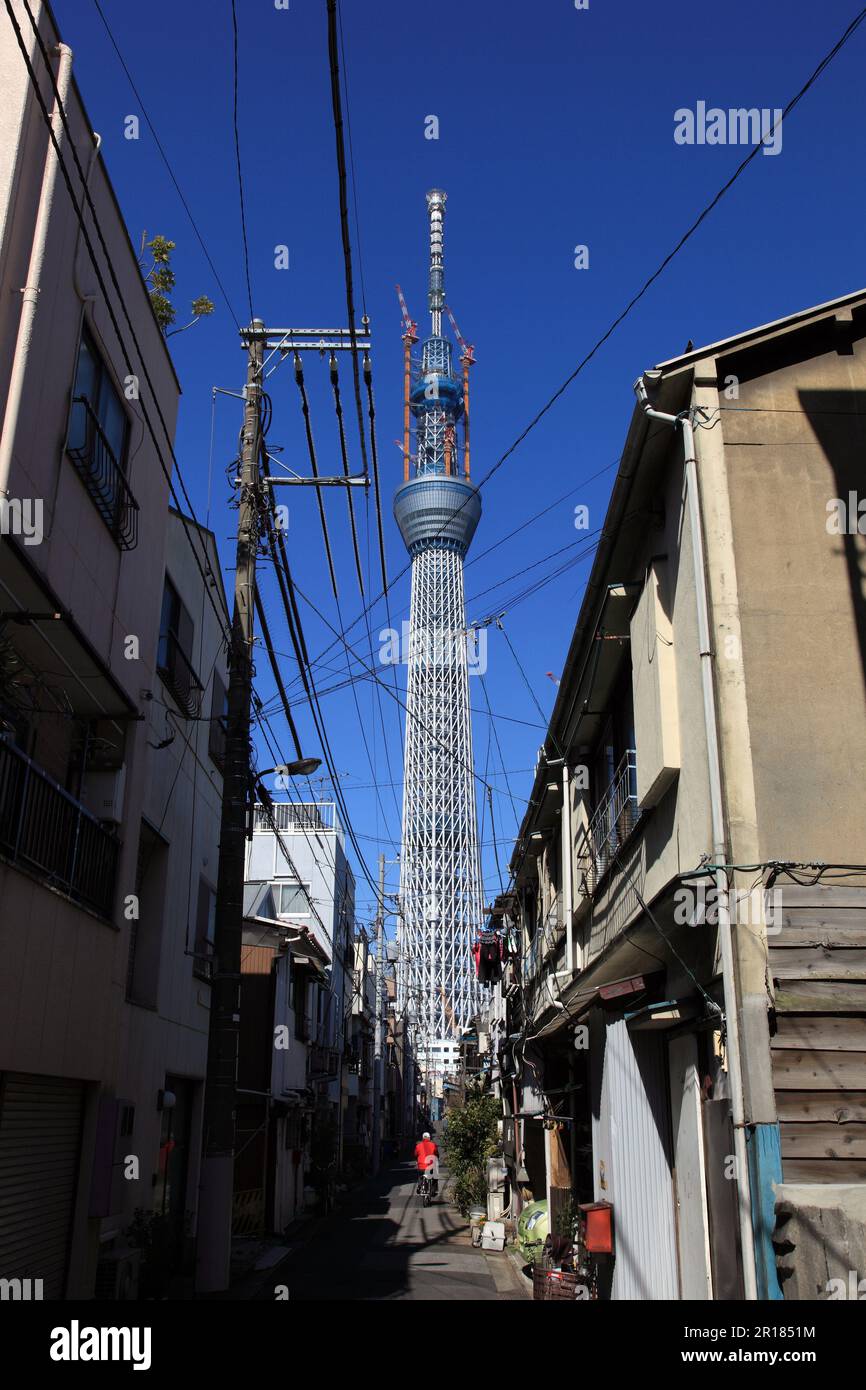 Tokyo sky tree than the decades between the North River next to the ...