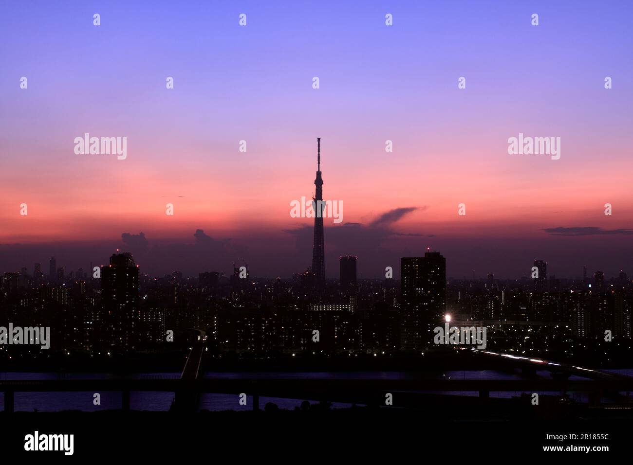 Sunset view of the Tokyo sky tree from Funabori Stock Photo - Alamy