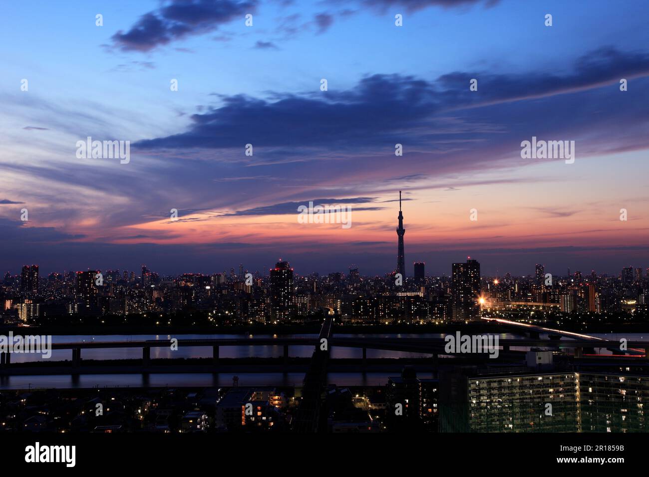 Sunset view of the Tokyo sky tree area from Funabori Stock Photo - Alamy