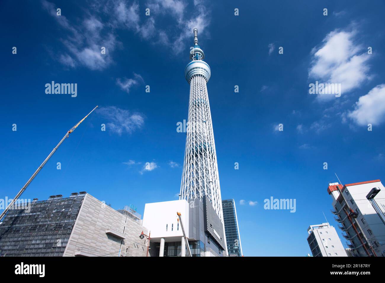 Tokyo skytree under construction hi-res stock photography and images ...