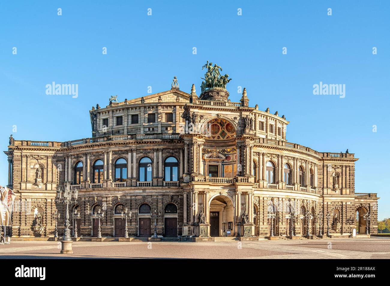 Opera semperoper architecture hi-res stock photography and images - Alamy