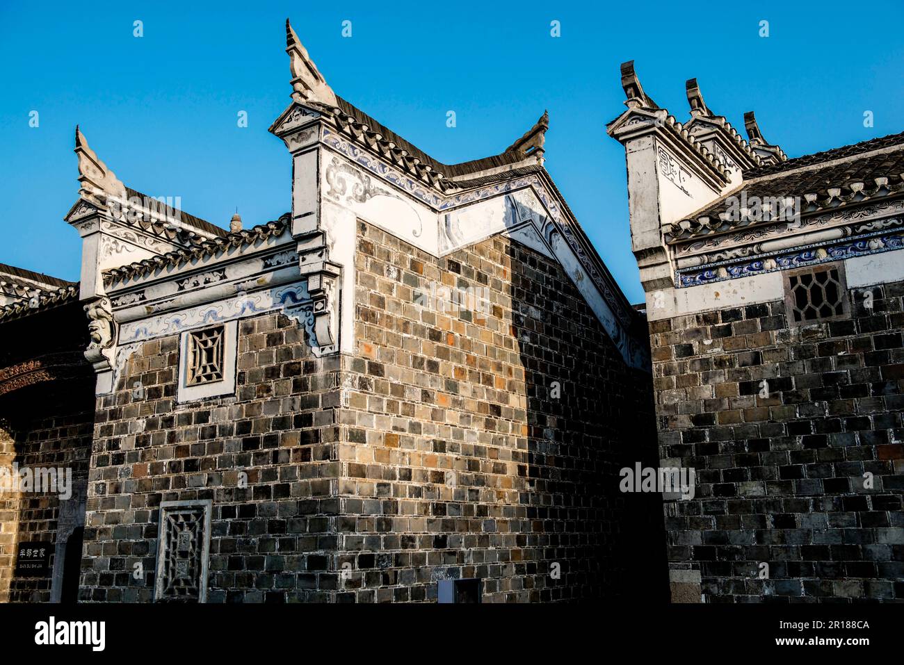 Hui ancient buildings hi-res stock photography and images - Alamy