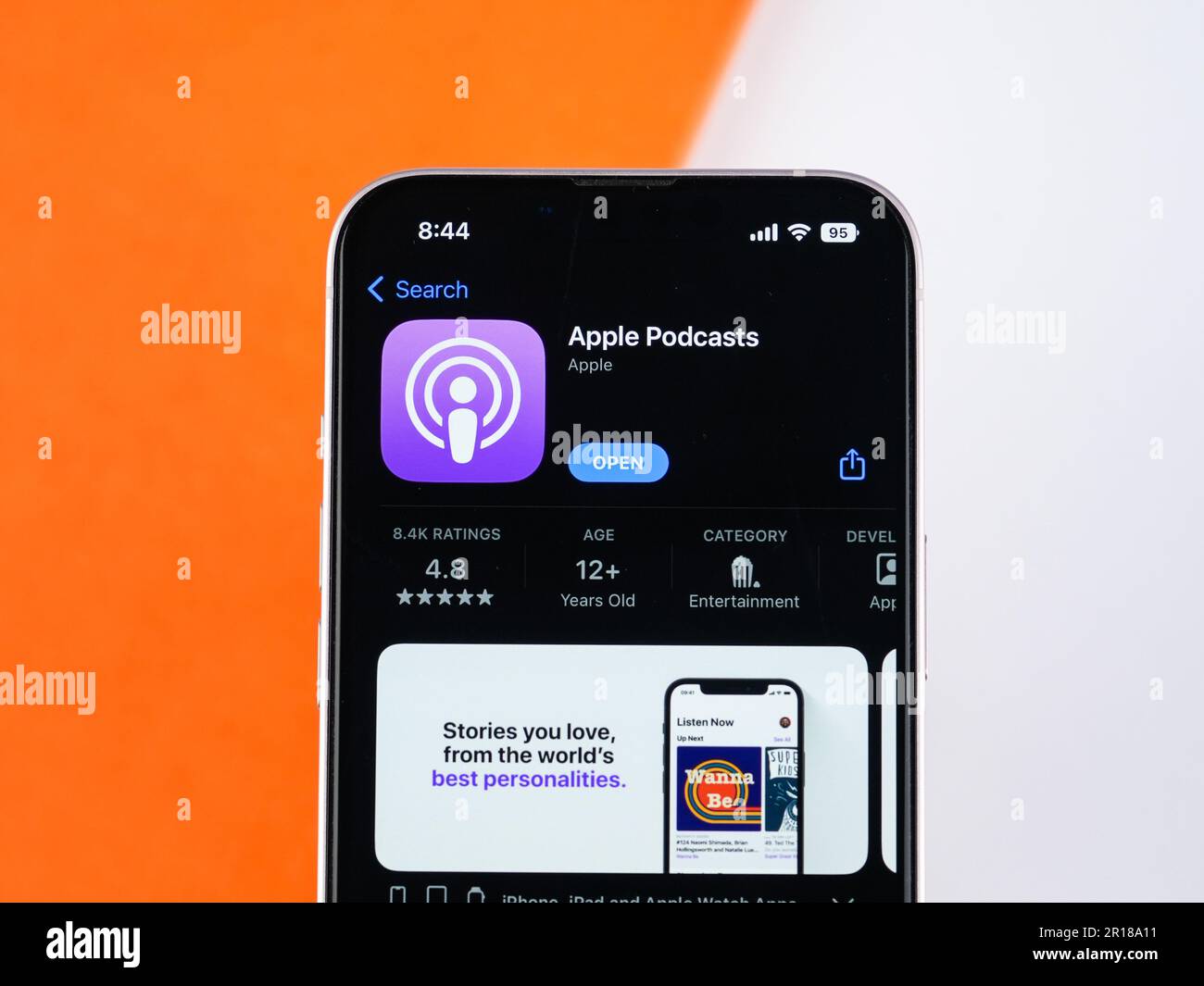 Apple podcasts logo hi-res stock photography and images - Alamy
