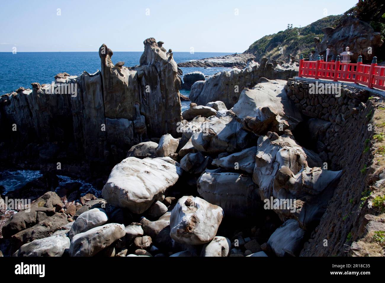 Shrine area hi-res stock photography and images - Alamy