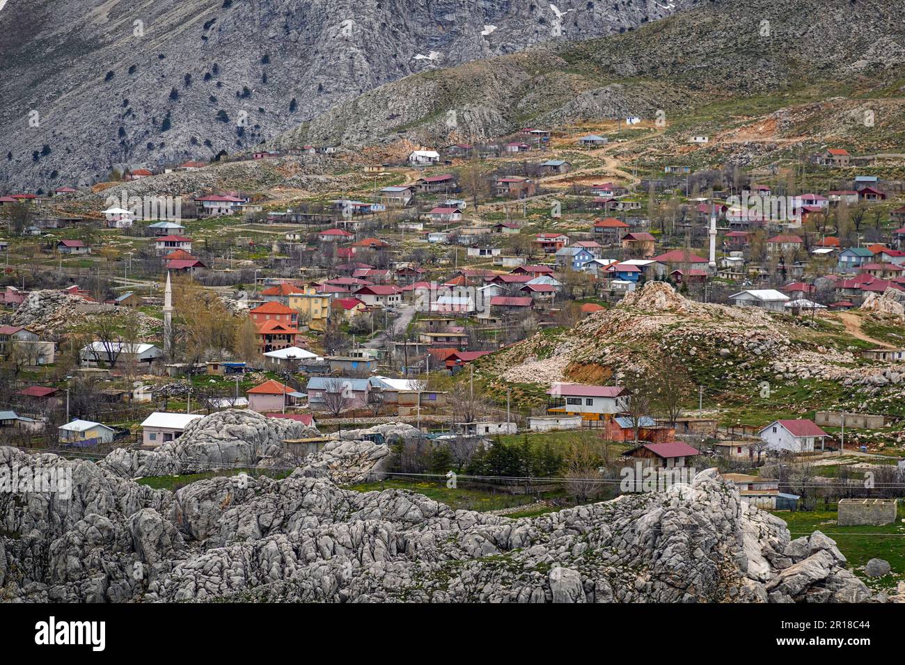 Snow on the taurus mountains hi-res stock photography and images - Alamy