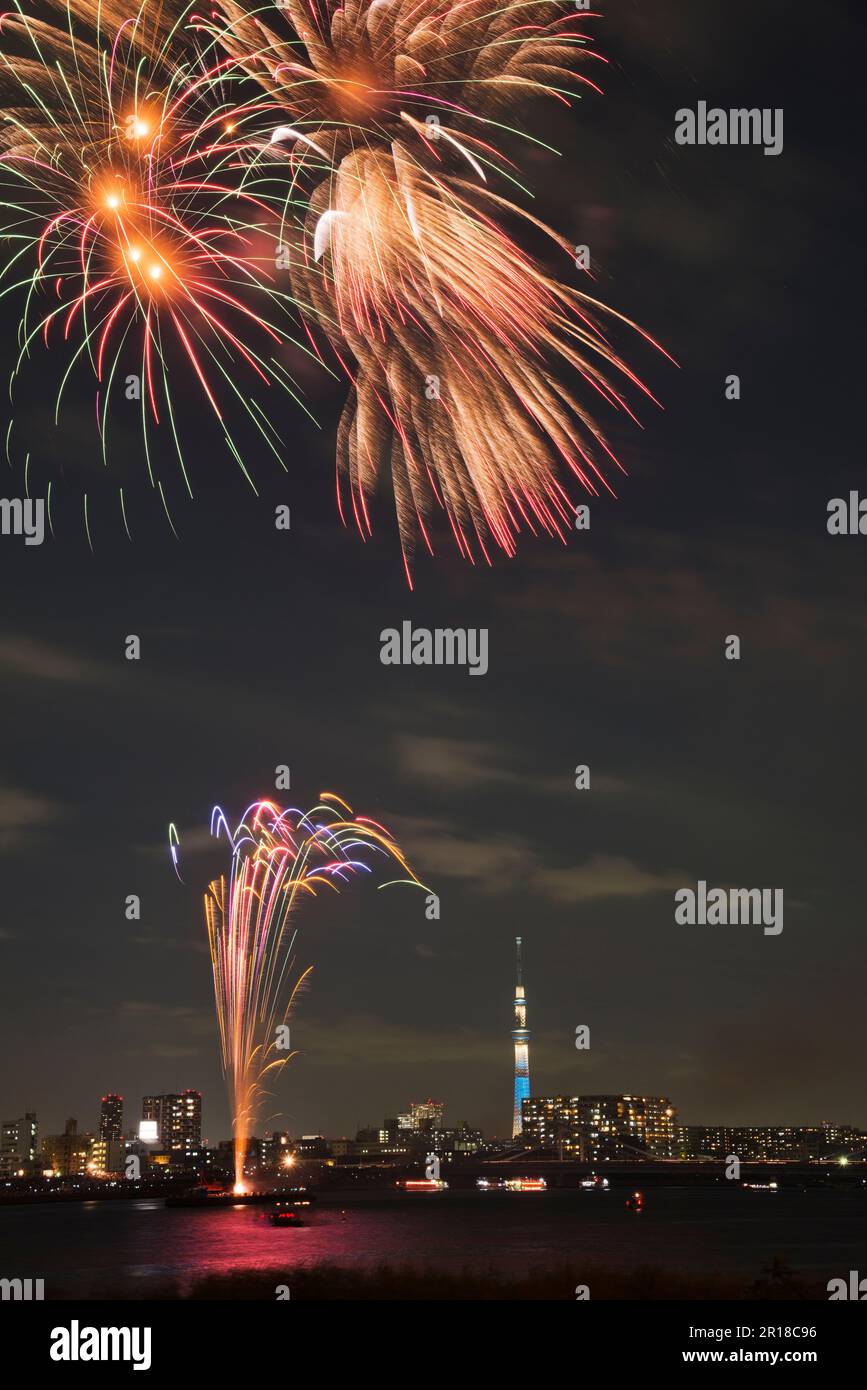Koto fireworks hi-res stock photography and images - Alamy