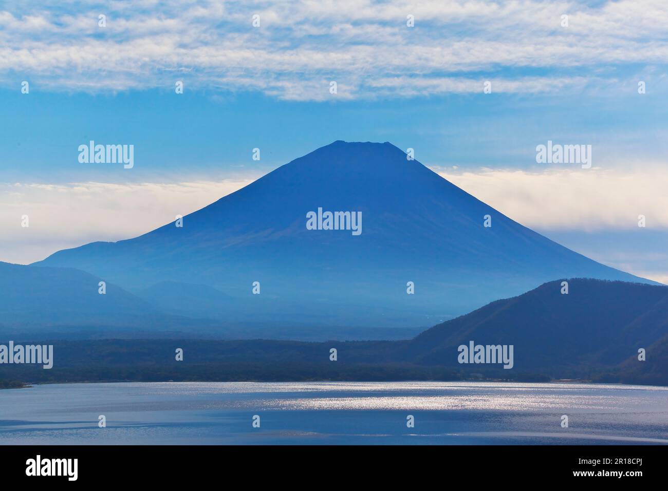 Lake Motosu and Mount Fuji Stock Photo - Alamy