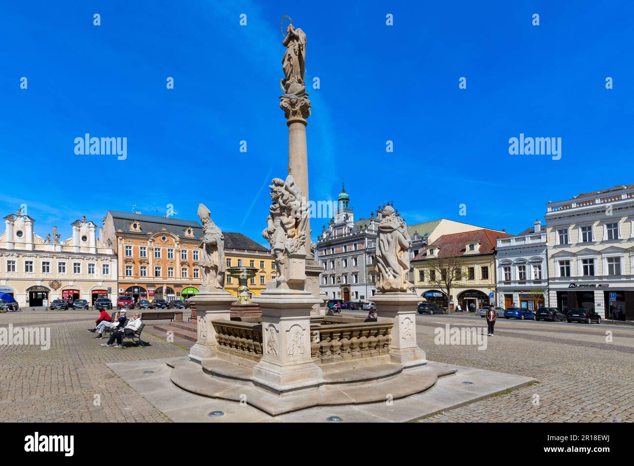 Mariansky Sloup (1682) a Radnice (1887), Karlovo Namesti, Kolín ...