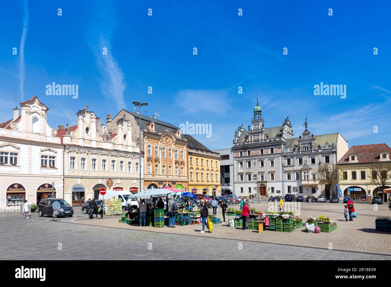 Mariansky Sloup (1682) a Radnice (1887), Karlovo Namesti, Kolín ...