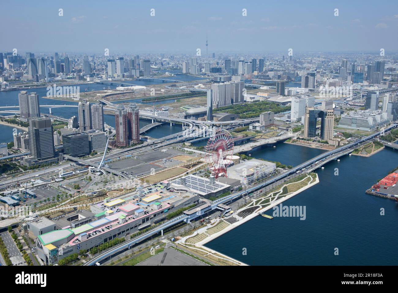 Aomi station tokyo hi-res stock photography and images - Alamy