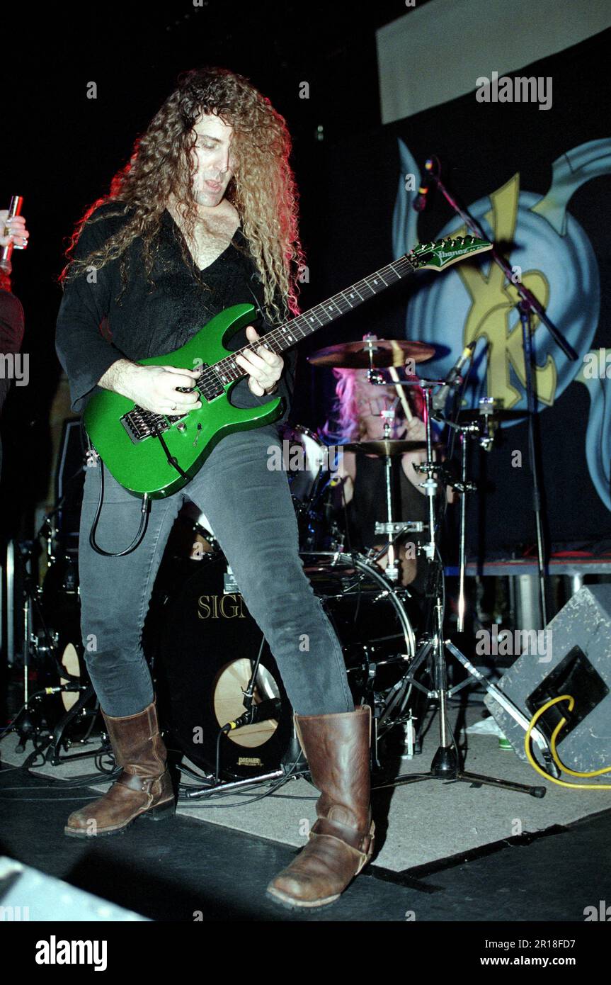 Mark mcgee 1994 hi-res stock photography and images - Alamy