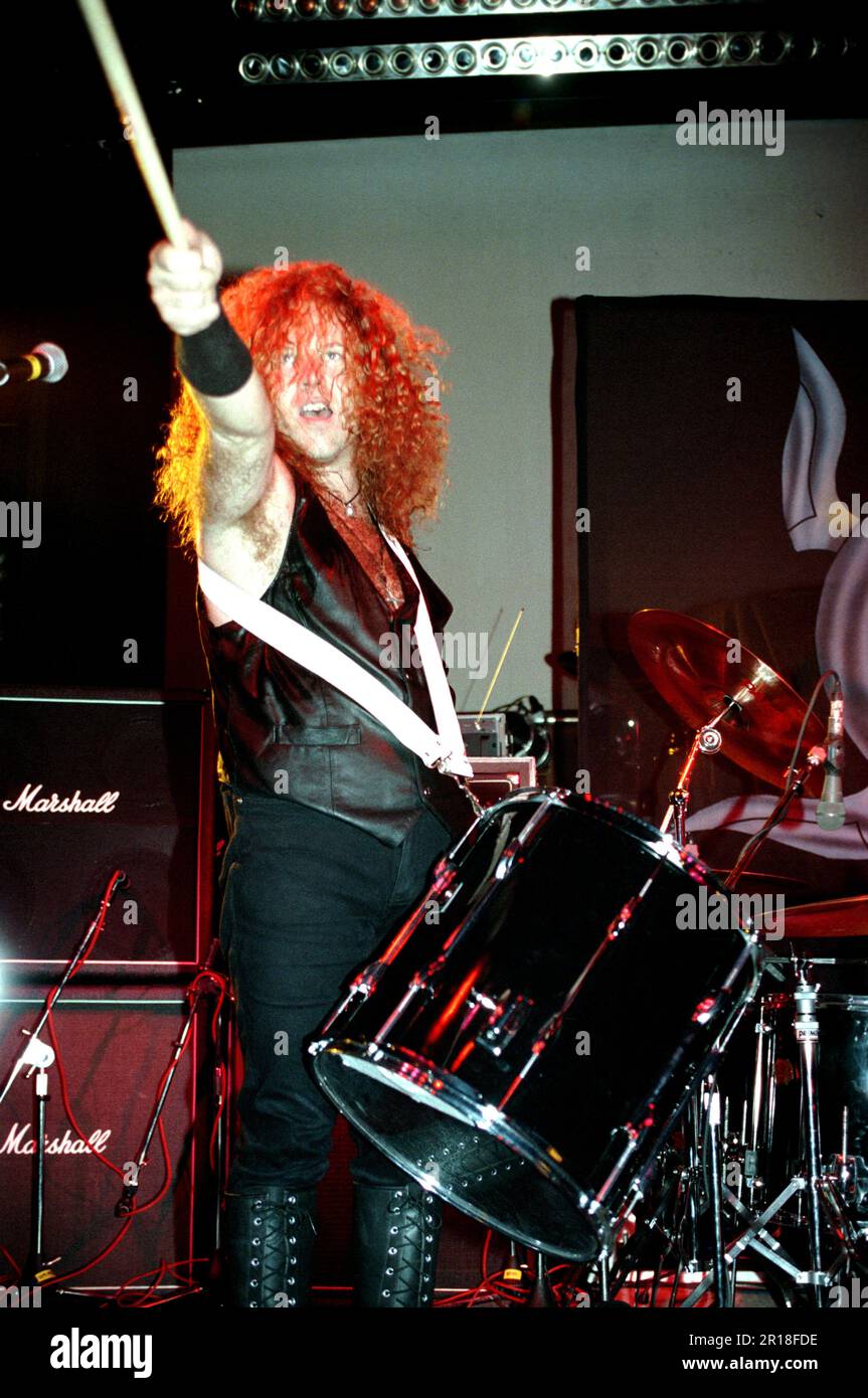 Milan Italy 1994-11-10 : Geoff Thorpe guitarist of Vicious Rumors in ...