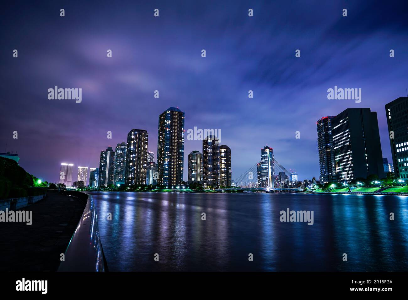 High-rise apartments along the Sumida River in Tokyo Stock Photo - Alamy