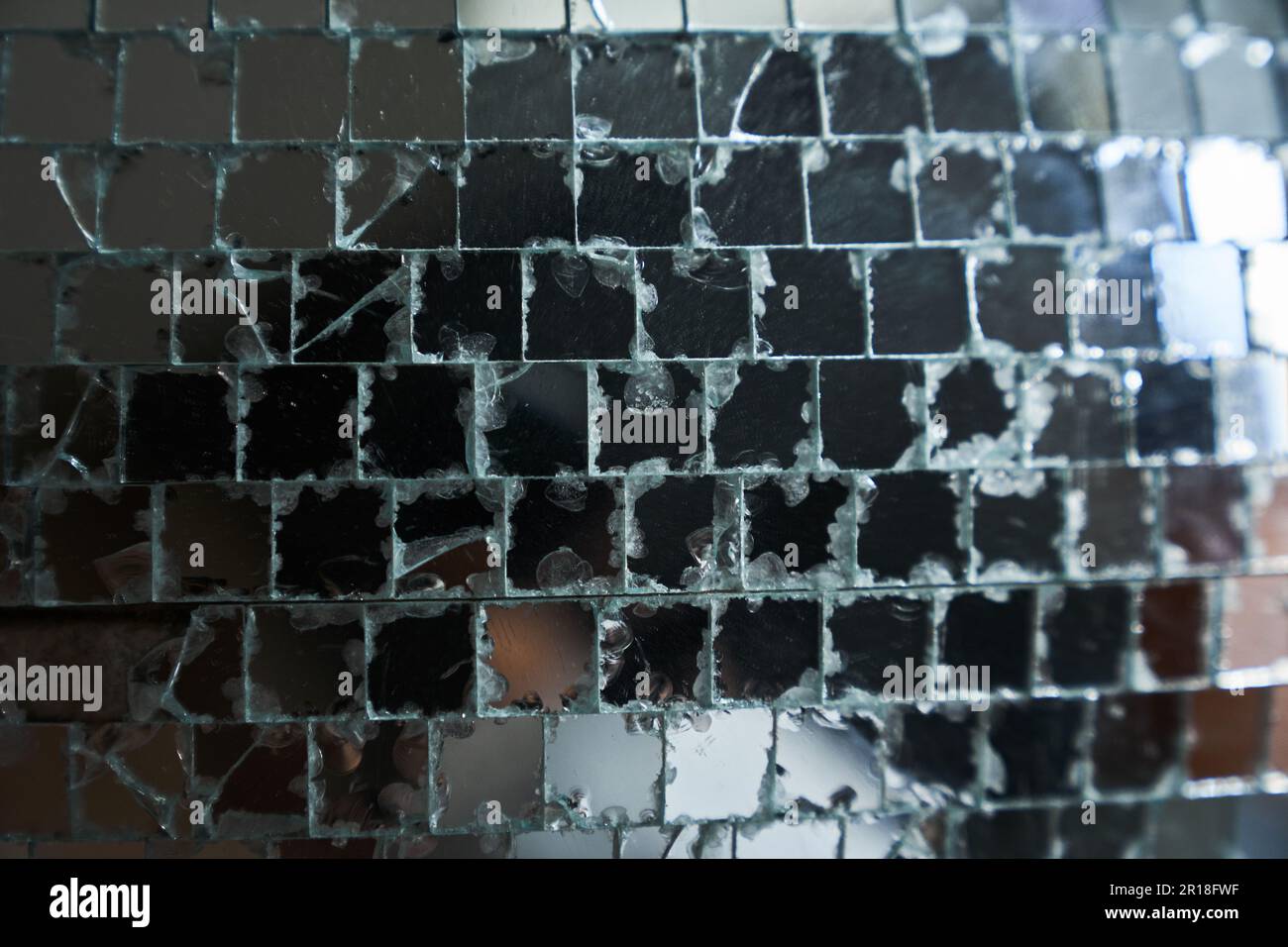 Broken square silver mirror hi-res stock photography and images - Alamy