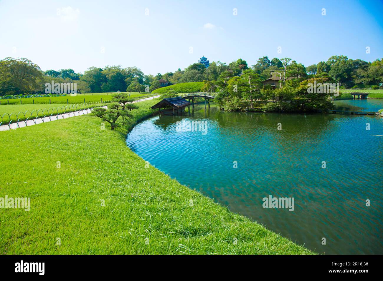 Korakuen garden and Okayama Castle Stock Photo - Alamy
