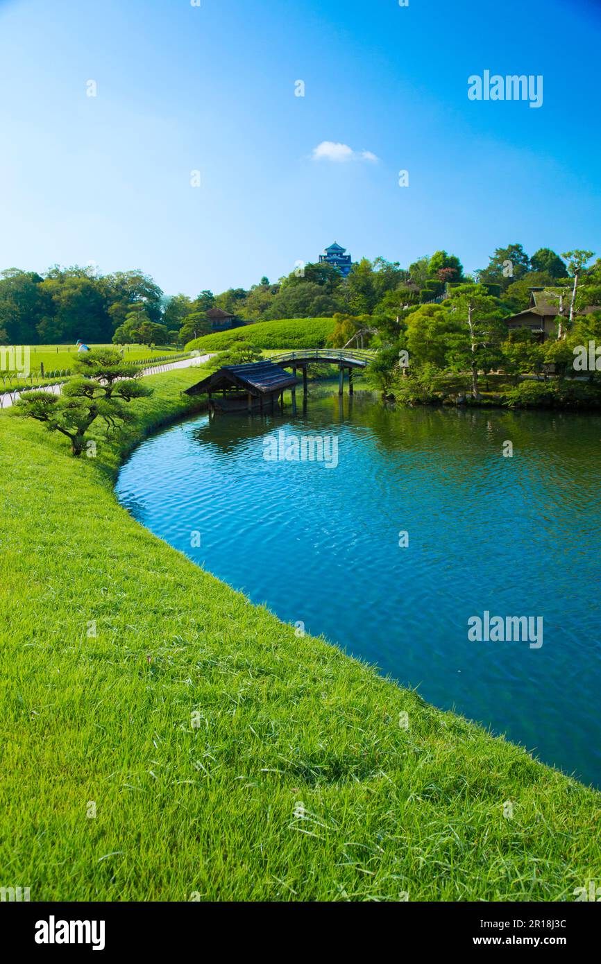 Korakuen garden and Okayama Castle Stock Photo - Alamy