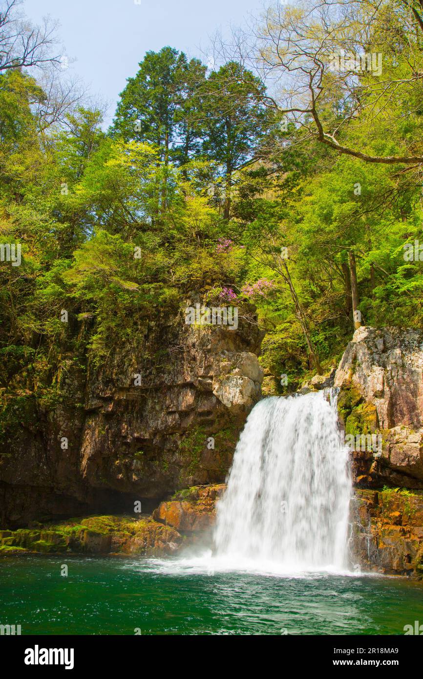 Two staged waterfall at Sandankyo Gorge Stock Photo - Alamy