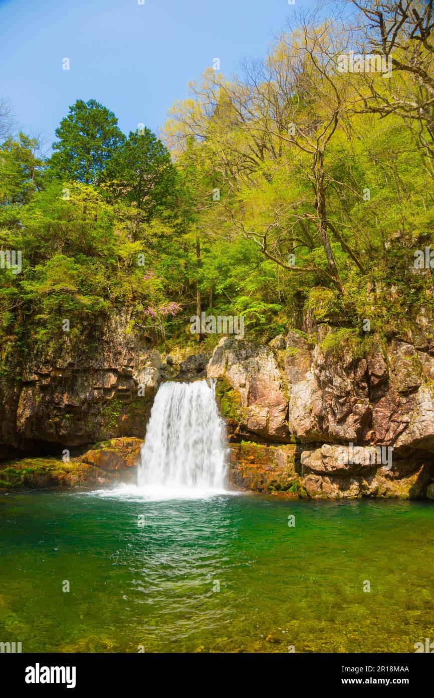 Two staged waterfall at Sandankyo Gorge Stock Photo - Alamy