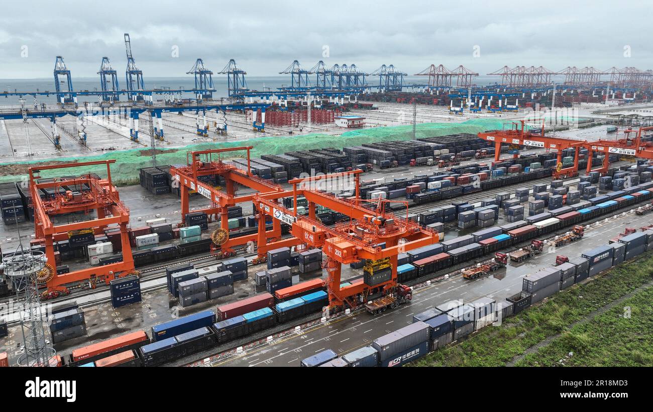 (230512) -- QINZHOU, May 12, 2023 (Xinhua) -- This aerial photo taken on May 11, 2023 shows an ...