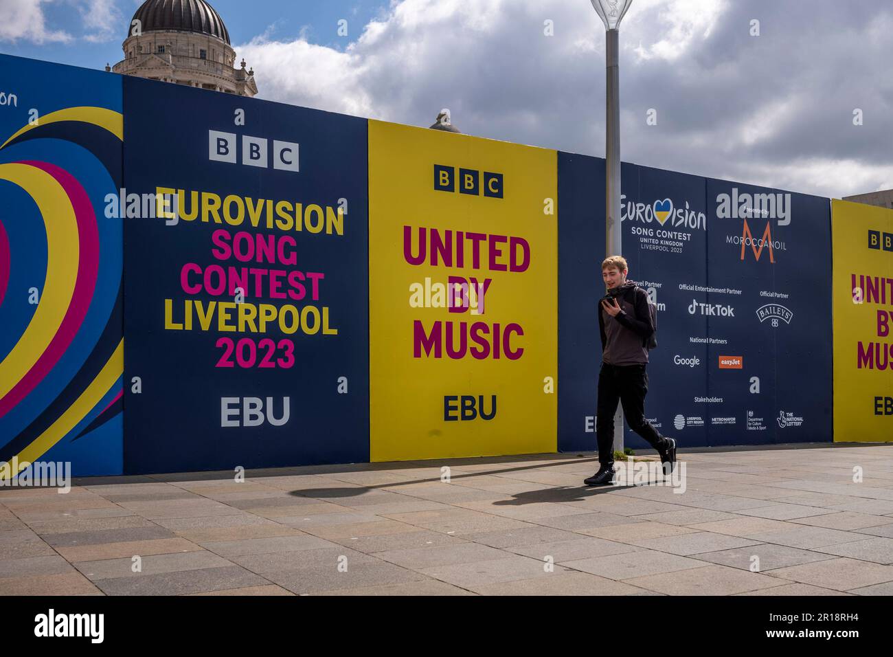 Eurovision big screen hi-res stock photography and images - Alamy