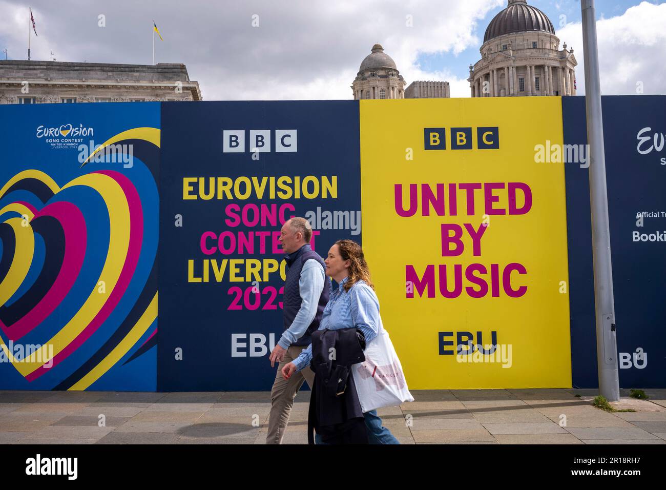 Eurovision big screen hi-res stock photography and images - Alamy