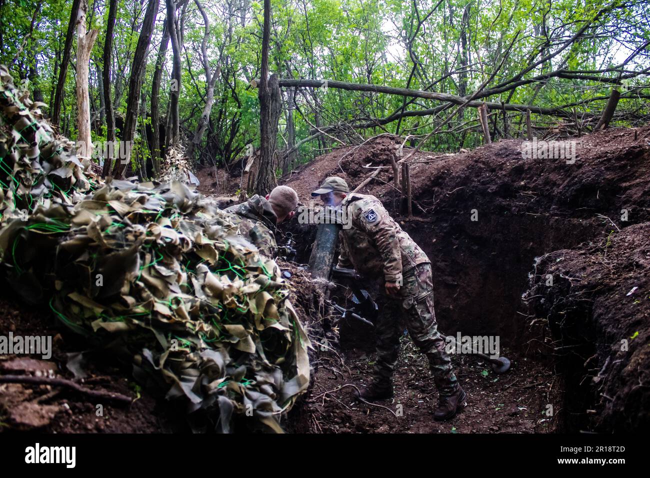Ukrainian soldier from the 28th Artillery Battalion adjusting the ...