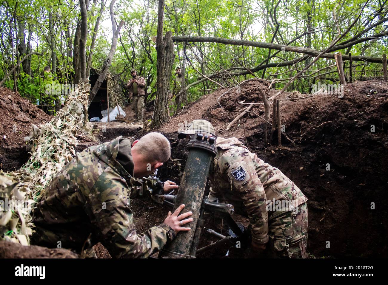 Ukrainian soldier from the 28th Artillery Battalion adjusting the ...