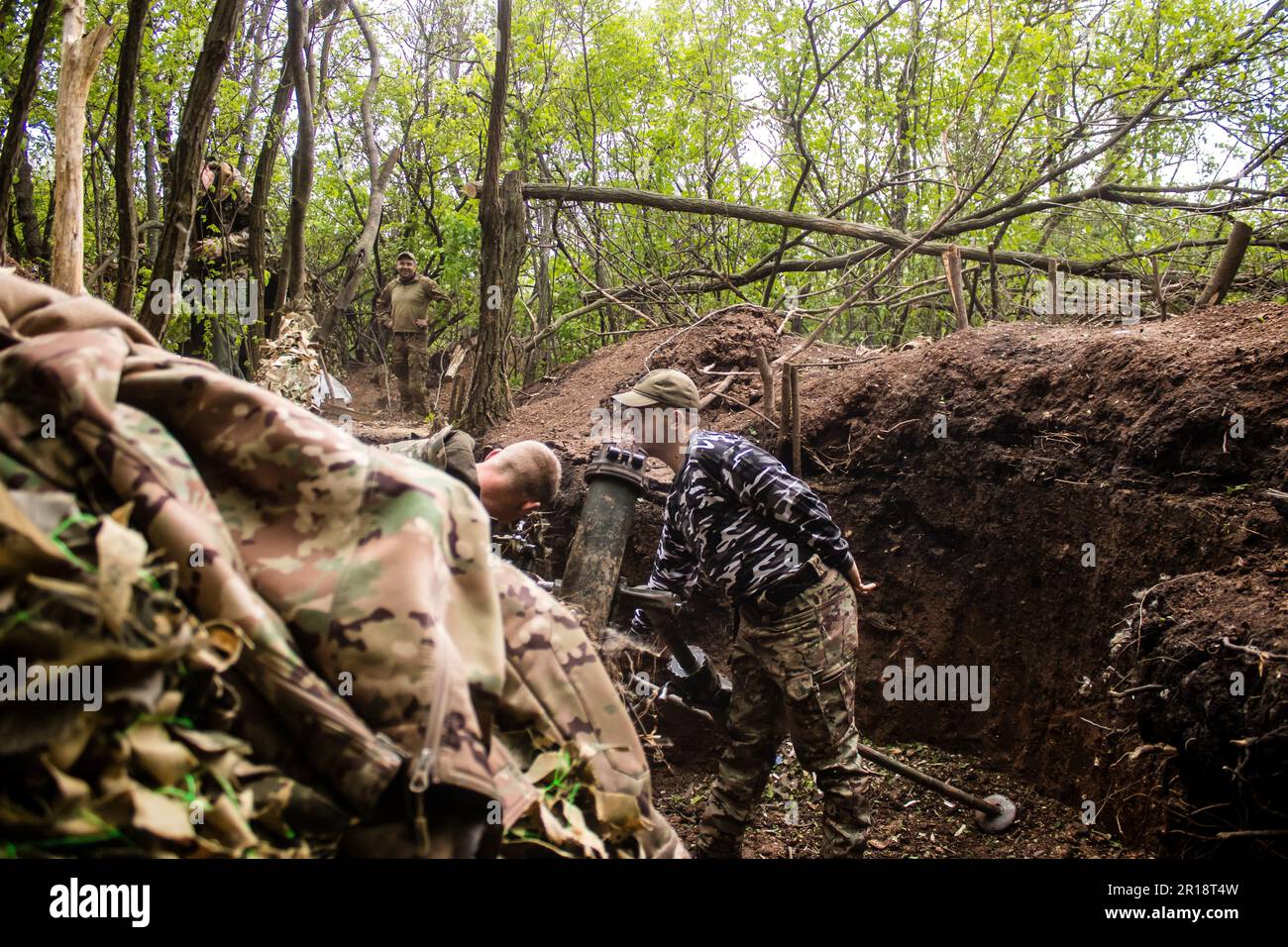 Ukrainian soldier from the 28th Artillery Battalion adjusting the ...